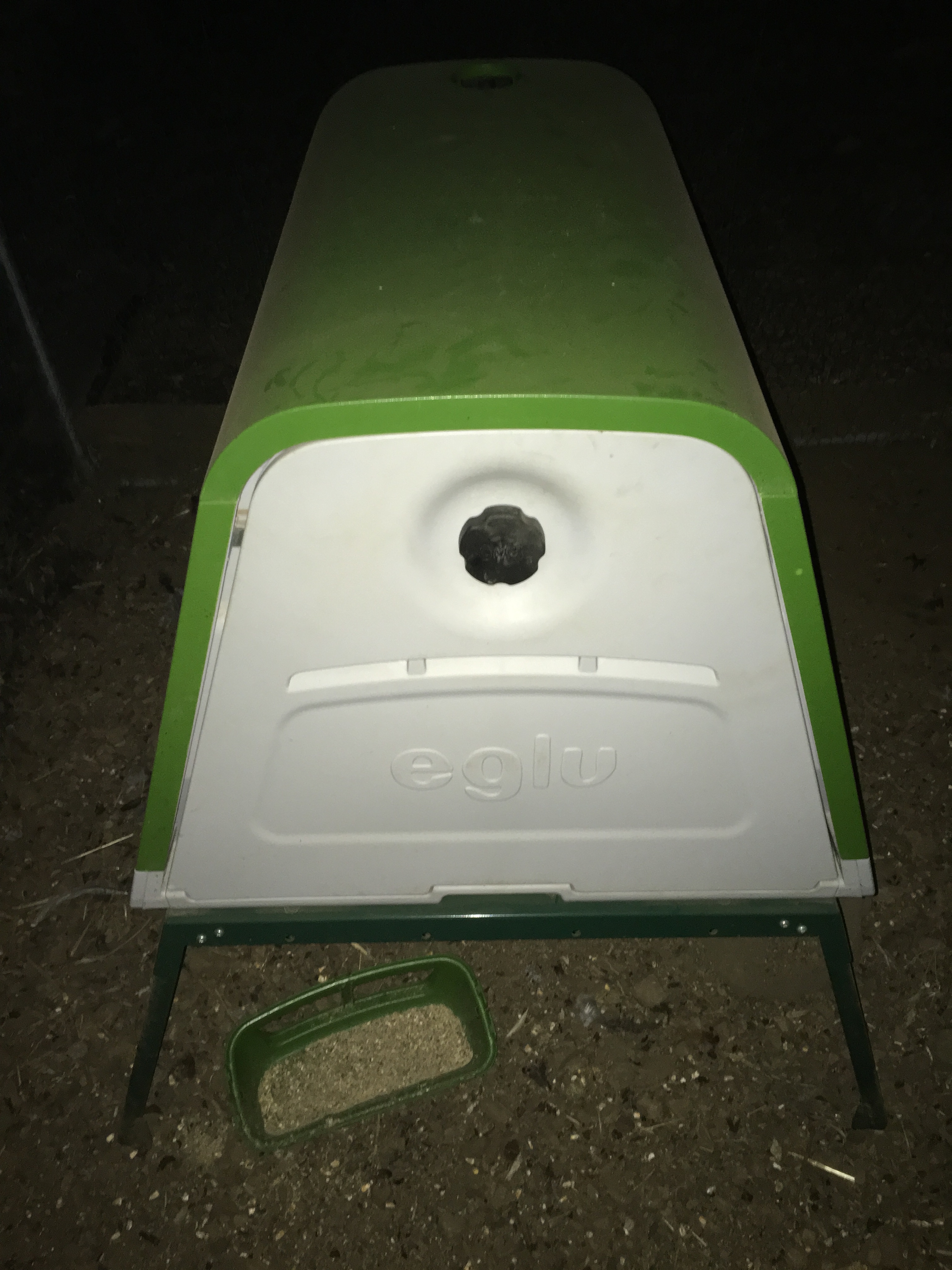 Hönshuset Eglu Go | Ett hönshus i plast för ett par fåglar